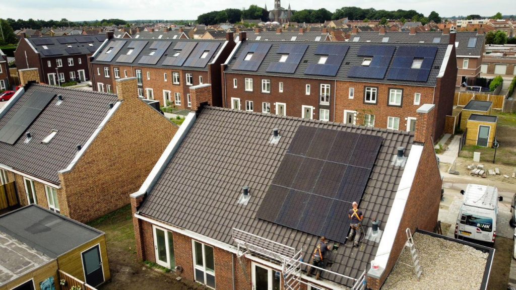 Solar Panel Mounting System for Pitched Roofs - Esdec